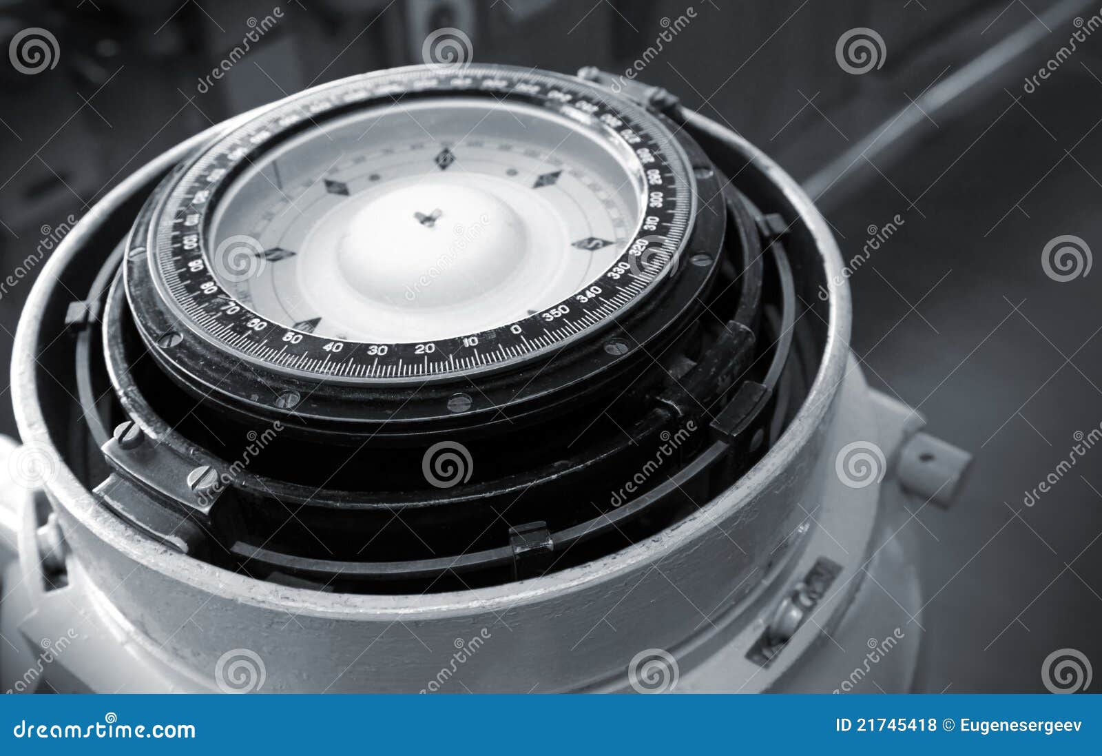 Compás magnético naval foto de archivo. Imagen de objeto - 21745418