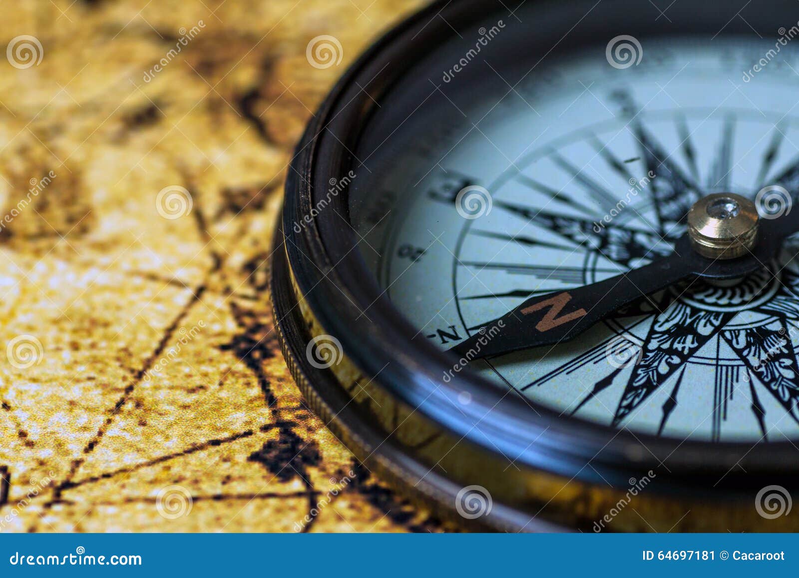 Compás Retro En Mapa Del Mundo Antiguo Imagen de archivo - Imagen de ...