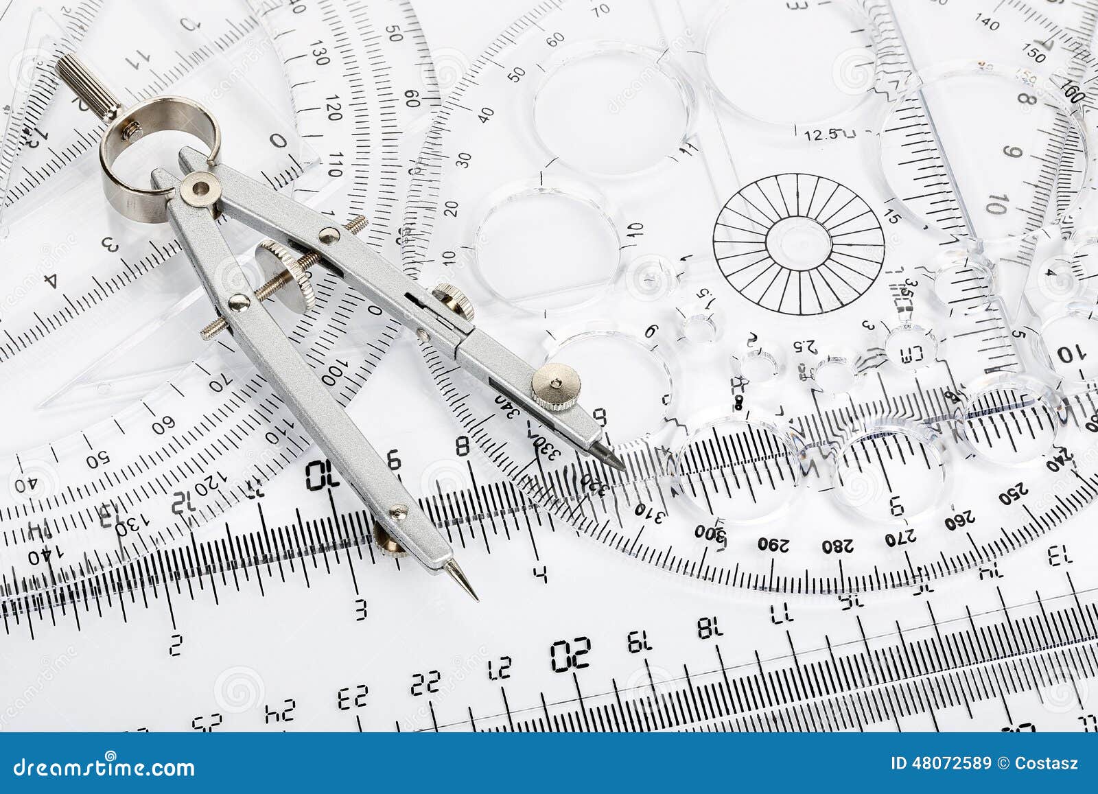 Compás y reglas imagen de archivo. Imagen de exactitud - 48072589