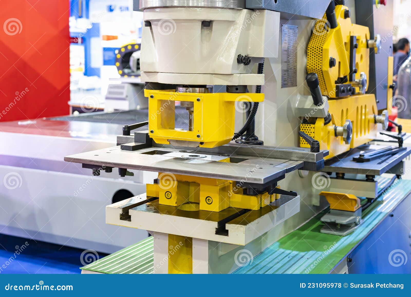 Compact Hydraulic Punch Shear Bender and Notching Machine for Cutting ...