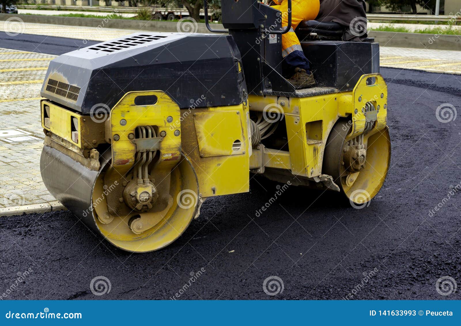 Compact Steamroller Flatten Stock Image - Image of repair, bitumen ...