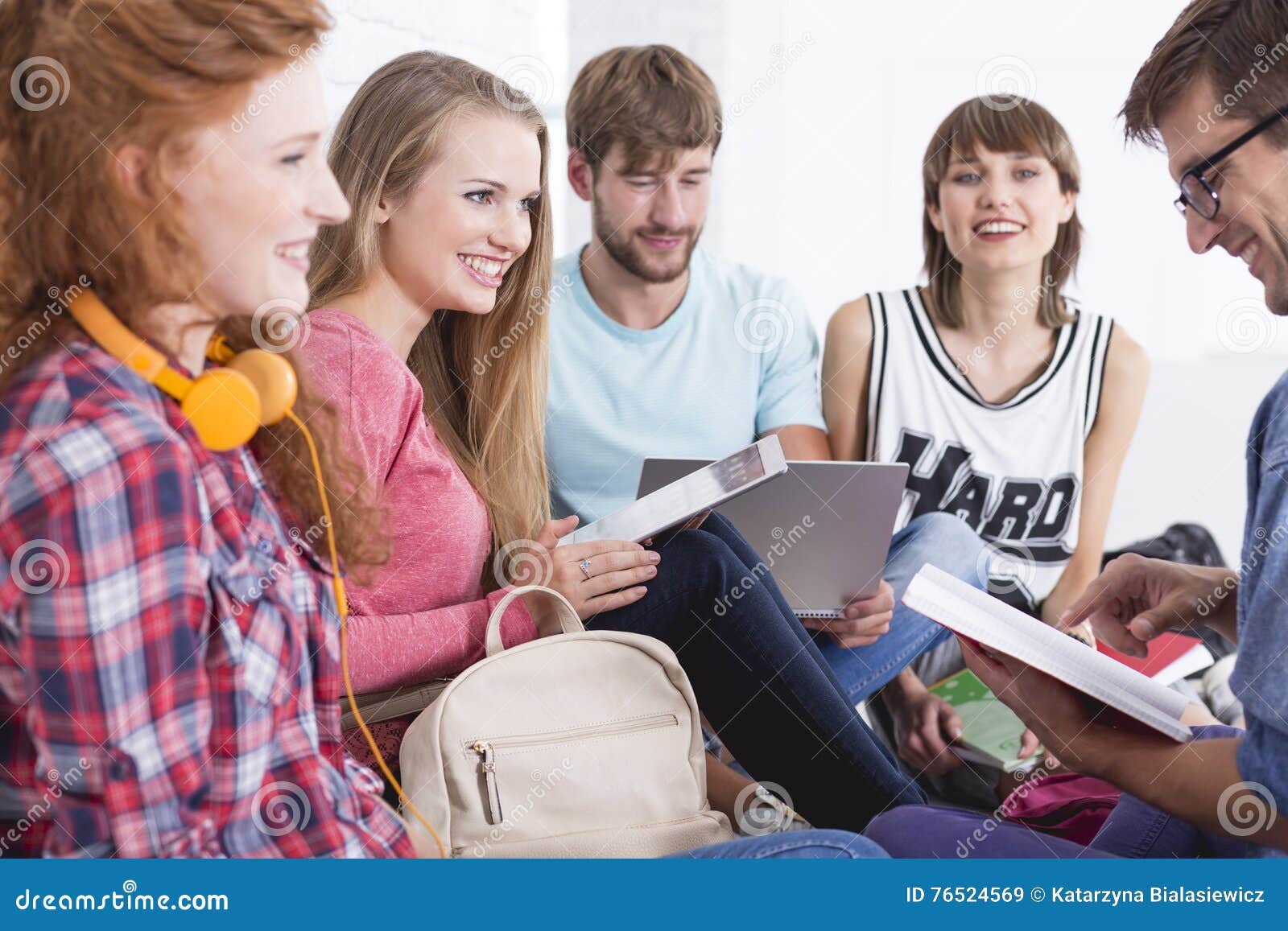 Comparing the Level of Each Other S Knowledge Stock Image - Image of ...