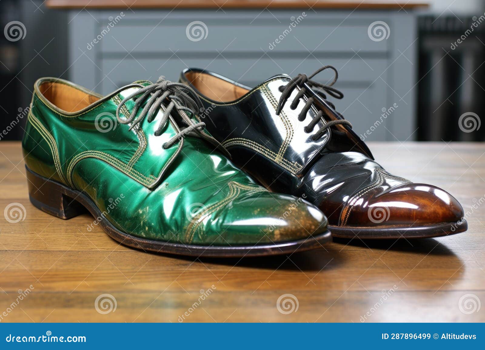Before and after Comparison of Dull and Shiny Shoes Stock Illustration ...