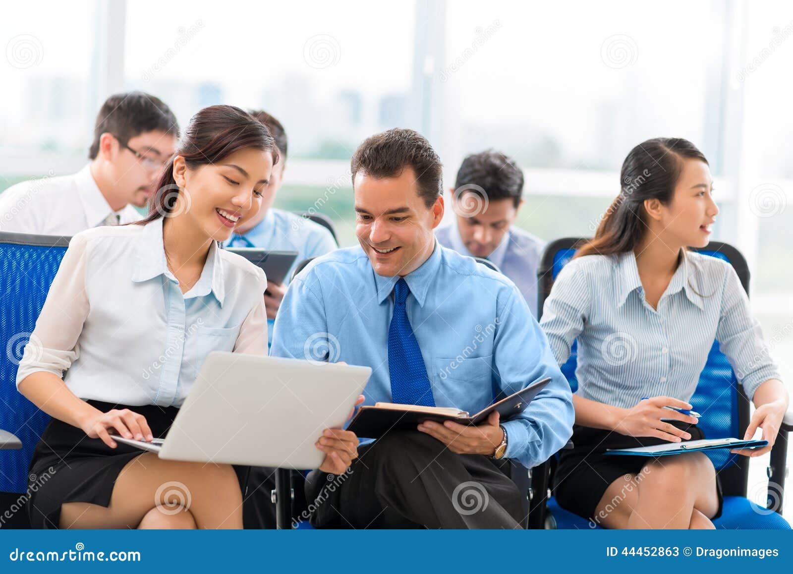 Compartilhando Da Informação Imagem de Stock - Imagem de colar, gerente ...