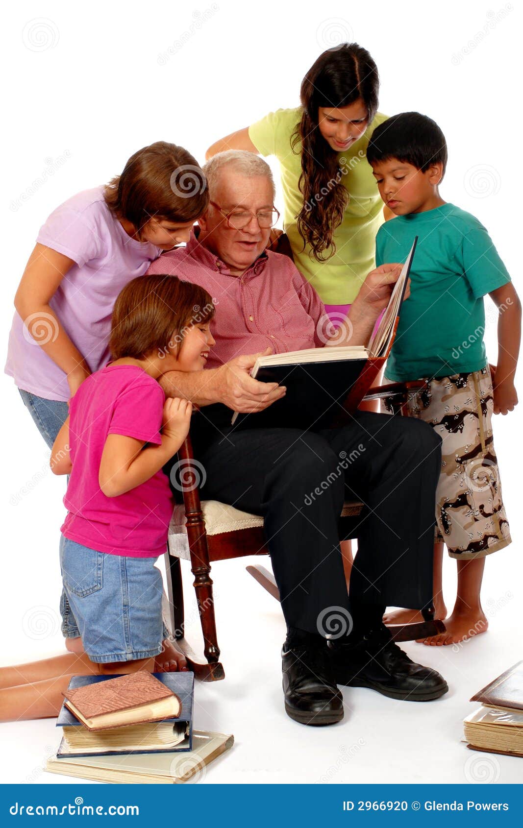 Compartilhando Das Memórias Foto de Stock - Imagem de netas, senior ...