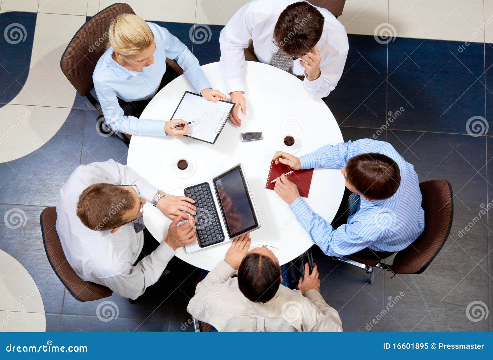 Compartilhando de idéias imagem de stock. Imagem de povos - 16601895