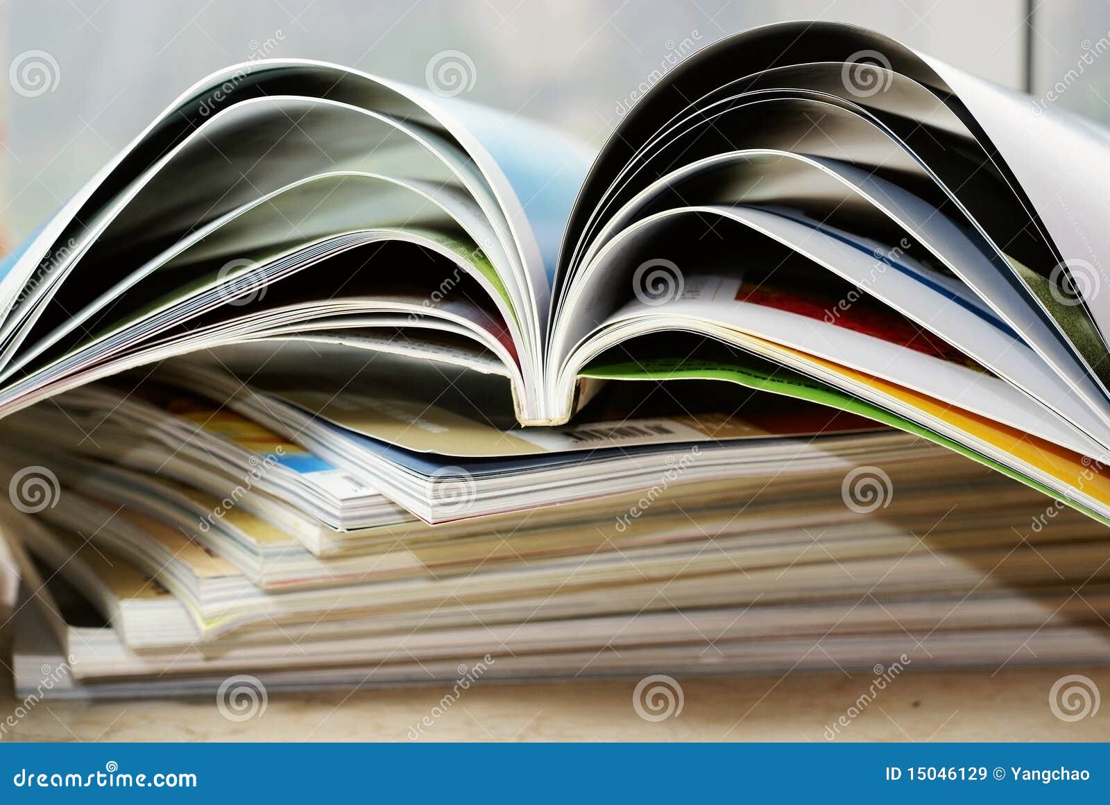 Compartimiento imagen de archivo. Imagen de pila, lectura - 15046129