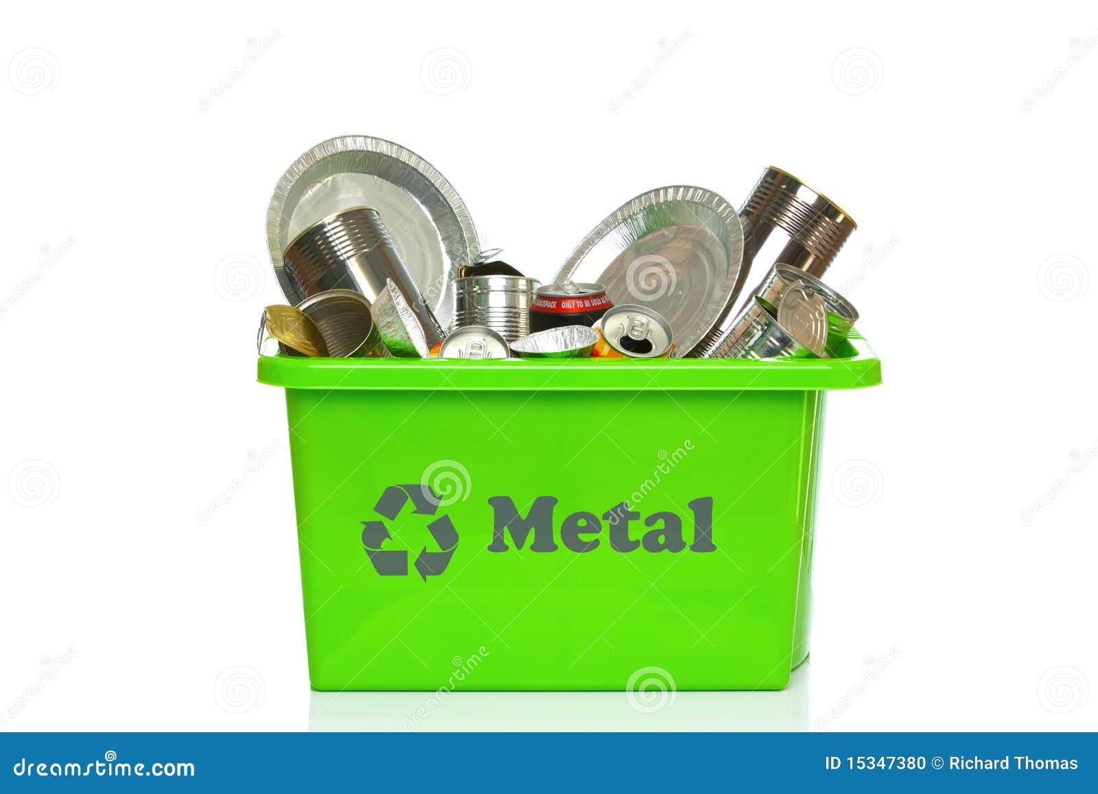 Compartimiento De Reciclaje Verde Del Metal Aislado En Blanco Foto de ...