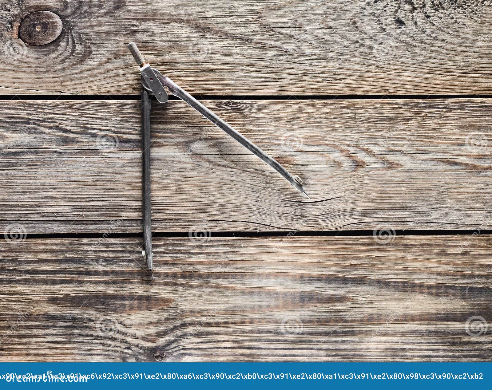 Compases Del Metal En Una Tabla De Madera Imagen de archivo - Imagen de ...