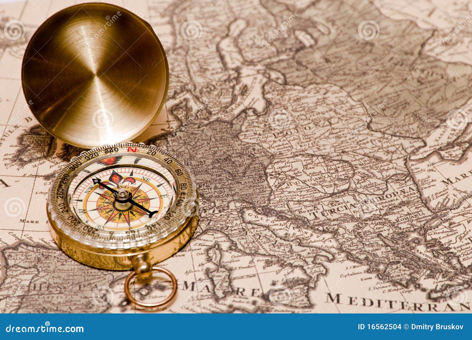 Compass On A Card Picture. Image: 16562504