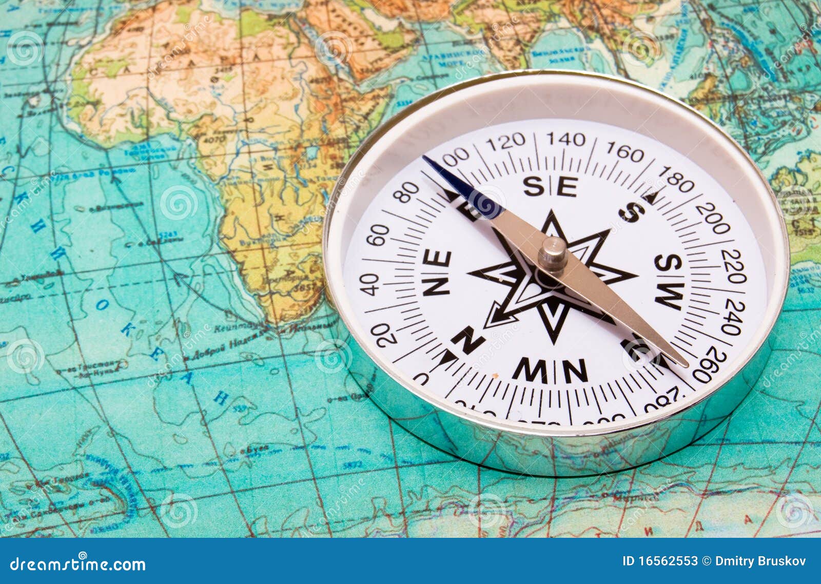 Compass on a card stock illustration. Illustration of ancient - 16562553