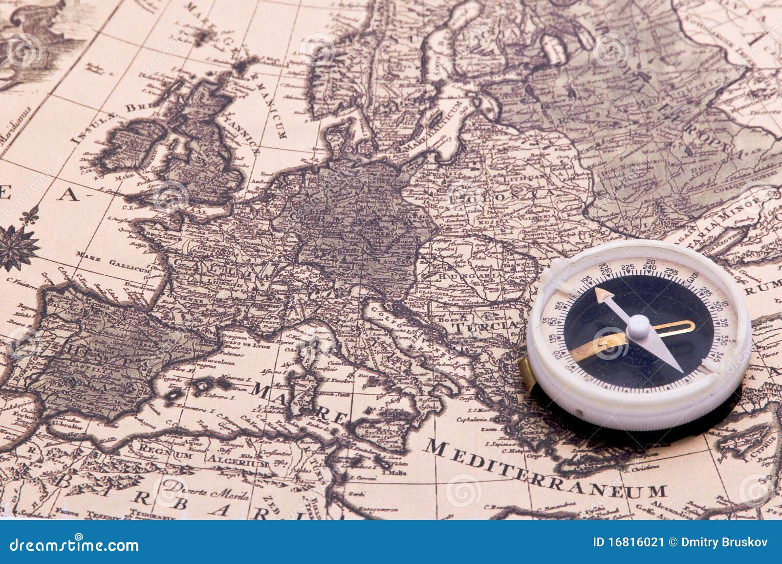 Compass on the world map stock image. Image of copyspace - 16816021