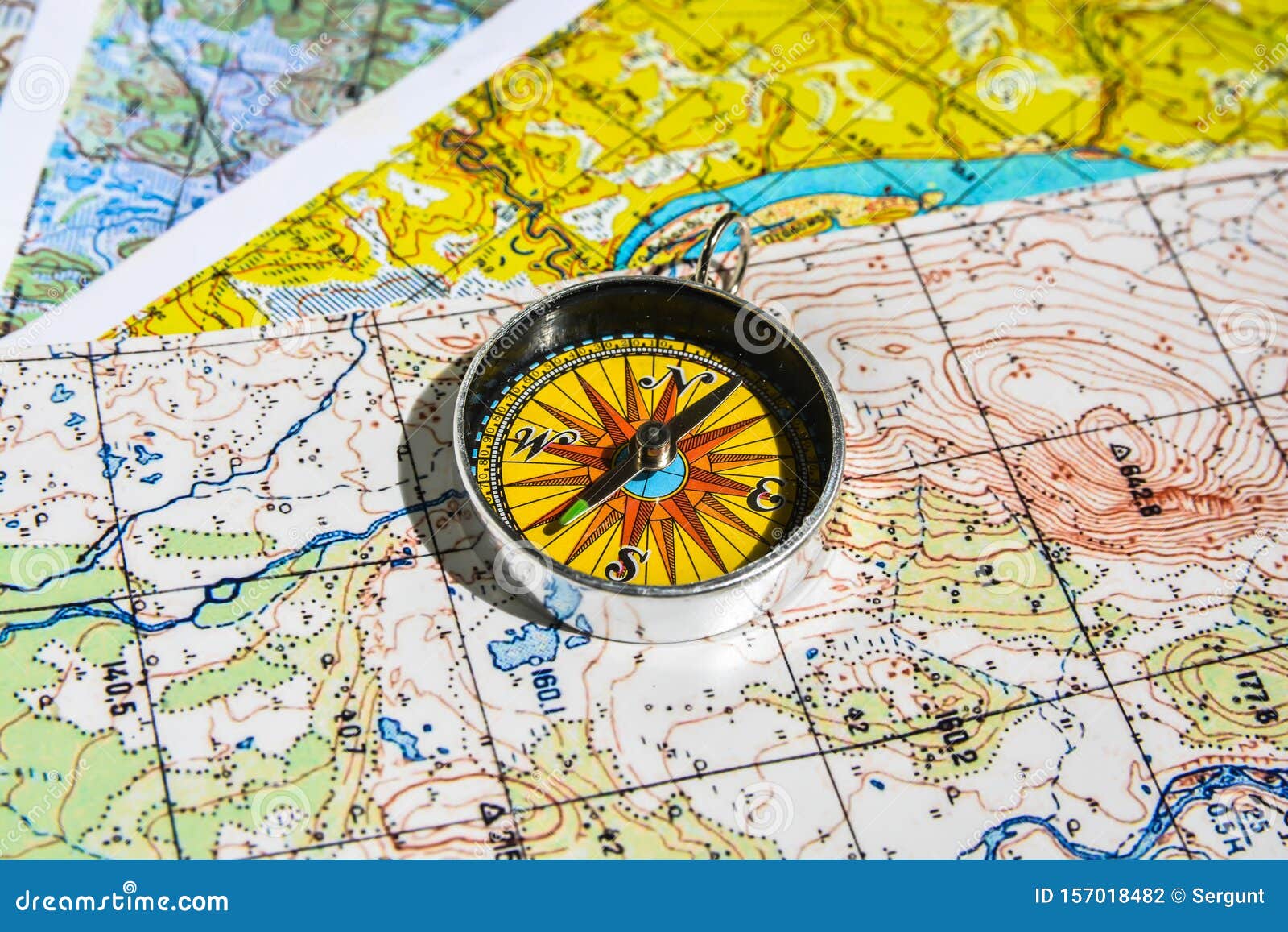 Compass y mapa foto de archivo. Imagen de objeto, correspondencia ...