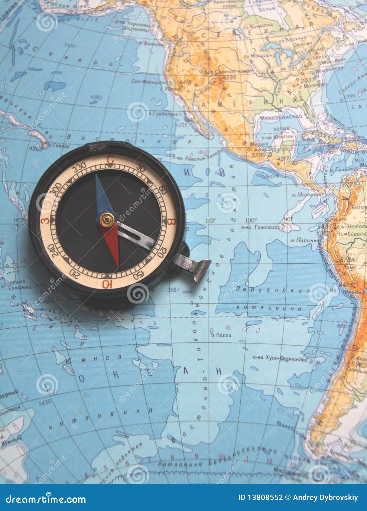 Compasso e mapa foto de stock. Imagem de terreno, terra - 13808552