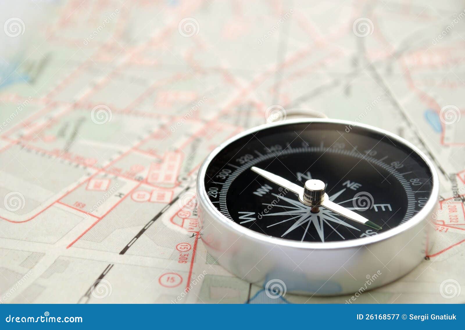 Compasso e mapa imagem de stock. Imagem de nearsighted - 26168577