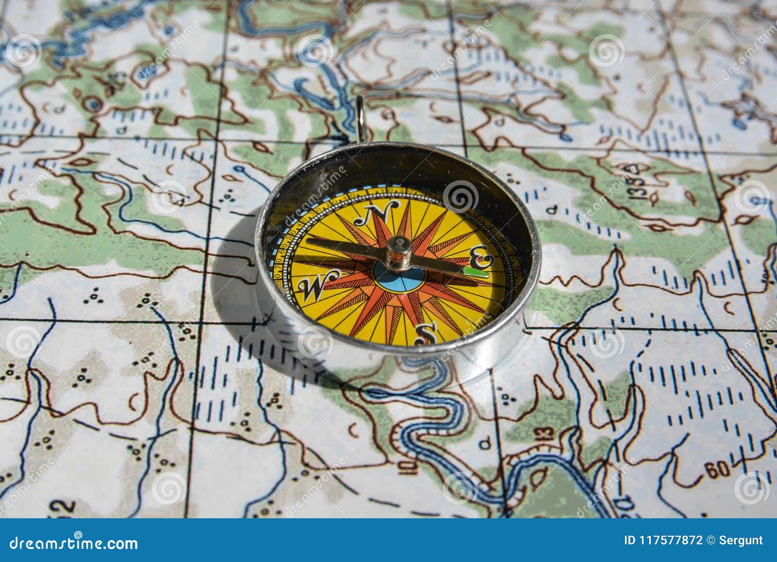 Compasso no mapa foto de stock. Imagem de perdido, papel - 117577872