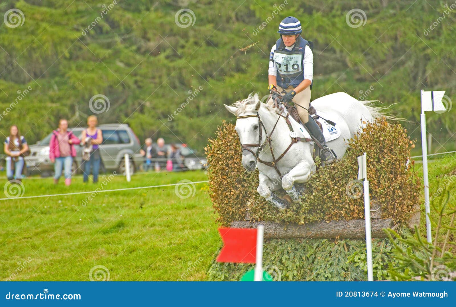Competitore Che Entra in Acqua Al Castello Del Blair. Immagine Stock ...