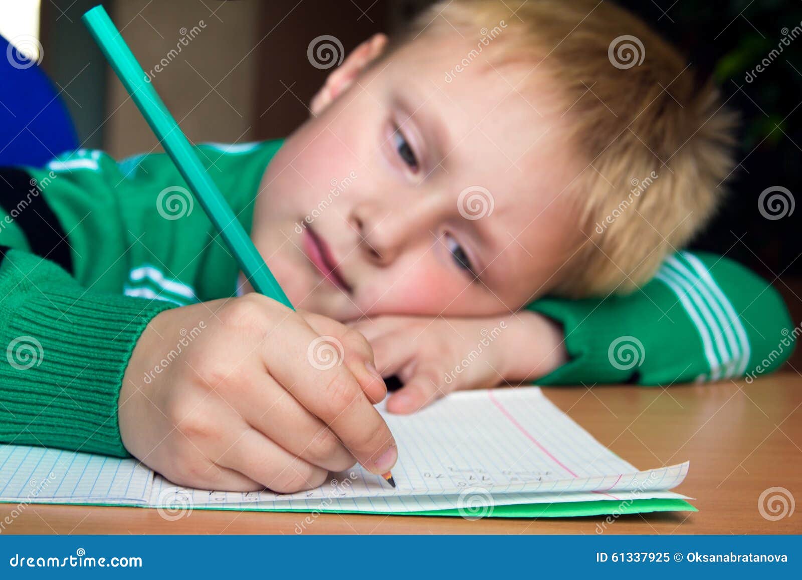 Compito Difficile Della Scuola Immagine Stock - Immagine di noia ...