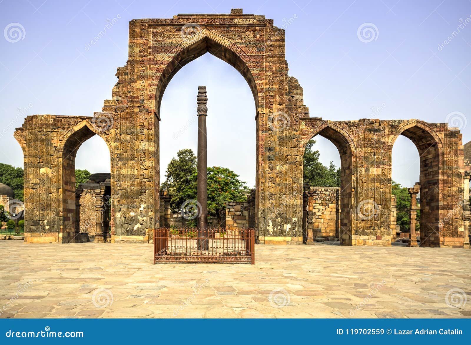 Complejo De Qutub Minar, La India Imagen de archivo - Imagen de ...