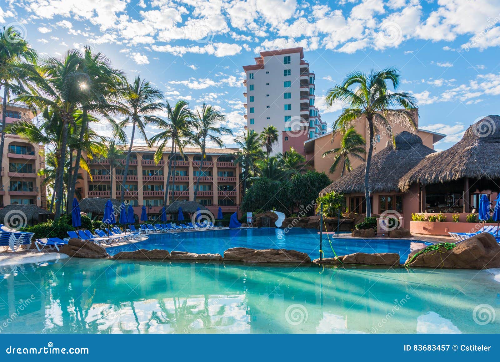 Complejo playero mexicano imagen de archivo. Imagen de turismo - 83683457