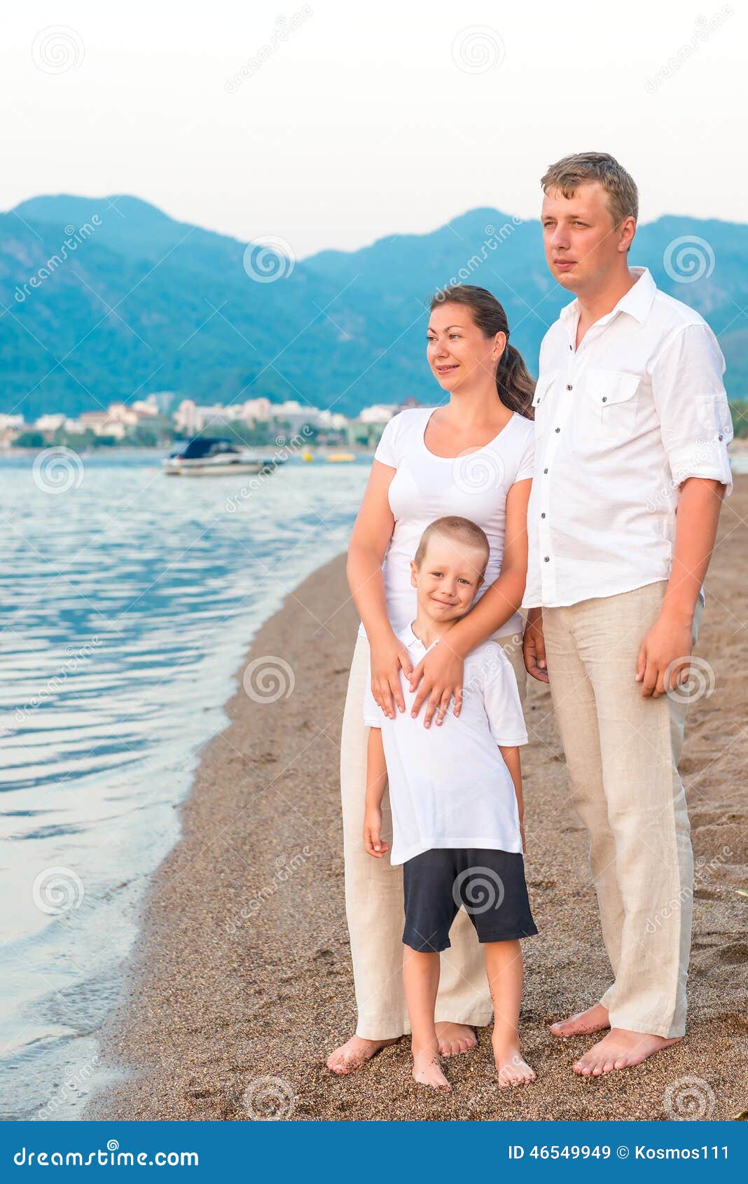 Complete Family with Son on the Sea Stock Image - Image of coastline ...