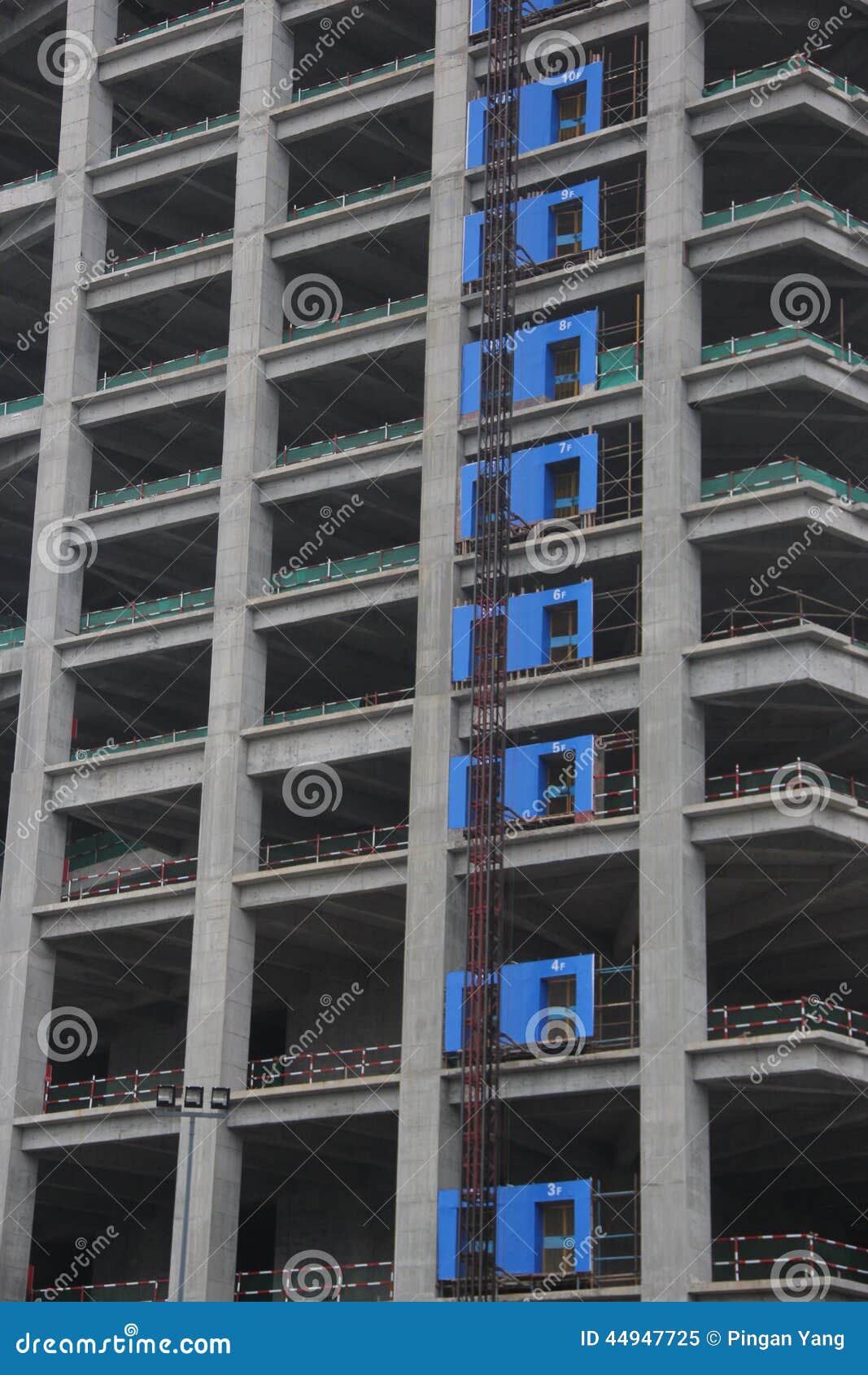 Complete the Framework of Architecture Stock Image - Image of ...