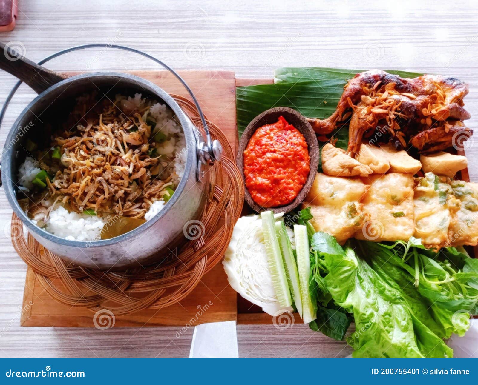 This Complete Indonesian Dish Which is Nasi Liwet with Complete ...