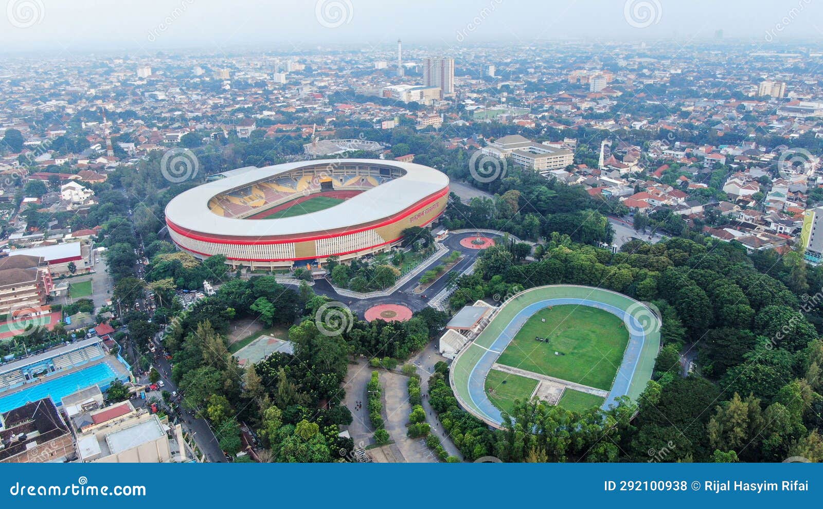Complete Splendor of Manahan Stadium Solo Stock Photo - Image of suburb ...