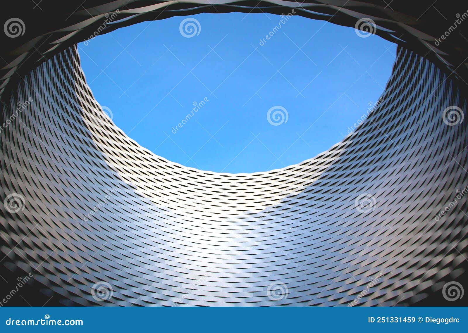 Complex Architecture, Reflective, Undulating Organic Forms Editorial ...