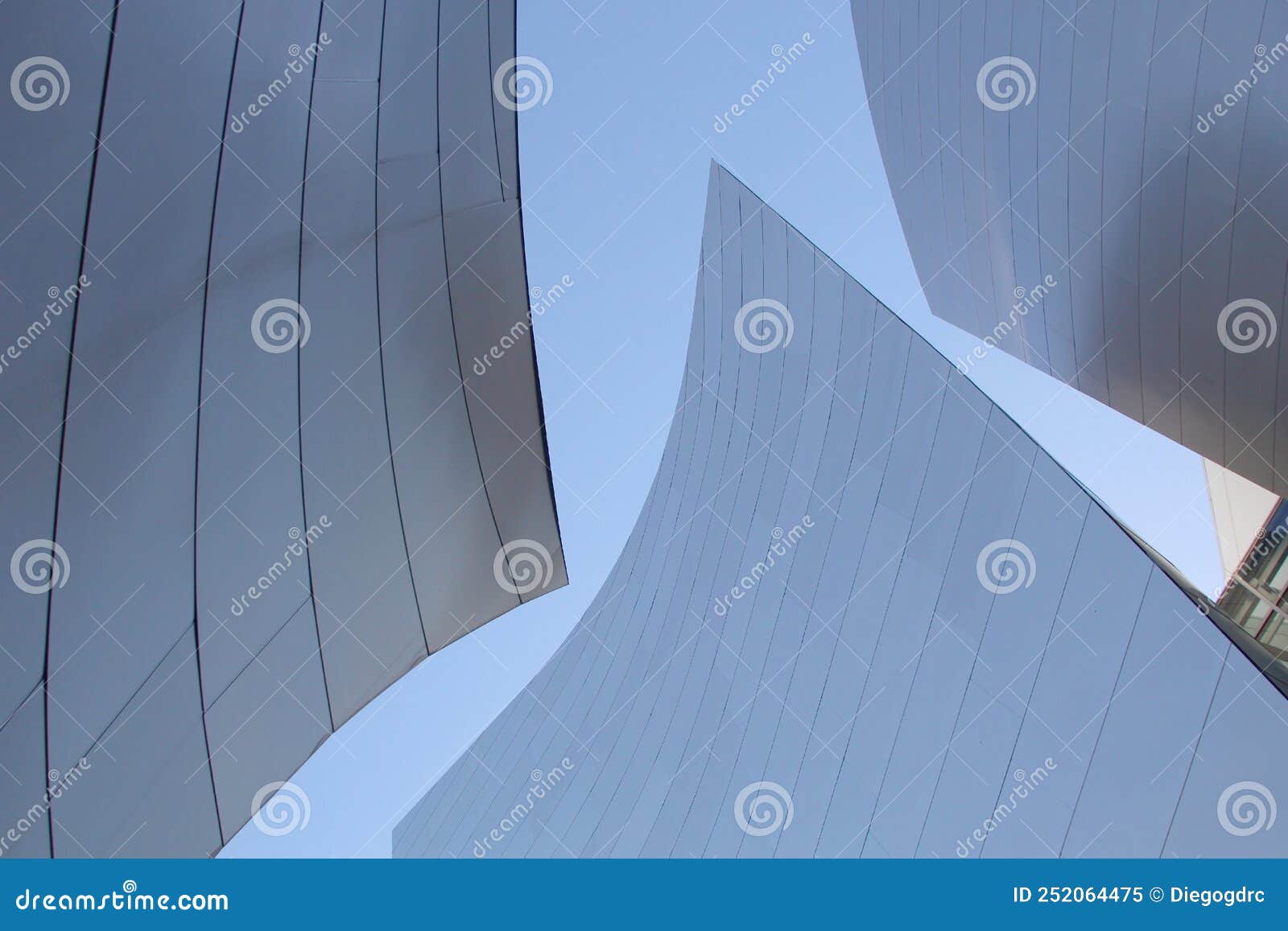 Complex Architecture, Reflective, Undulating Organic Forms Editorial ...