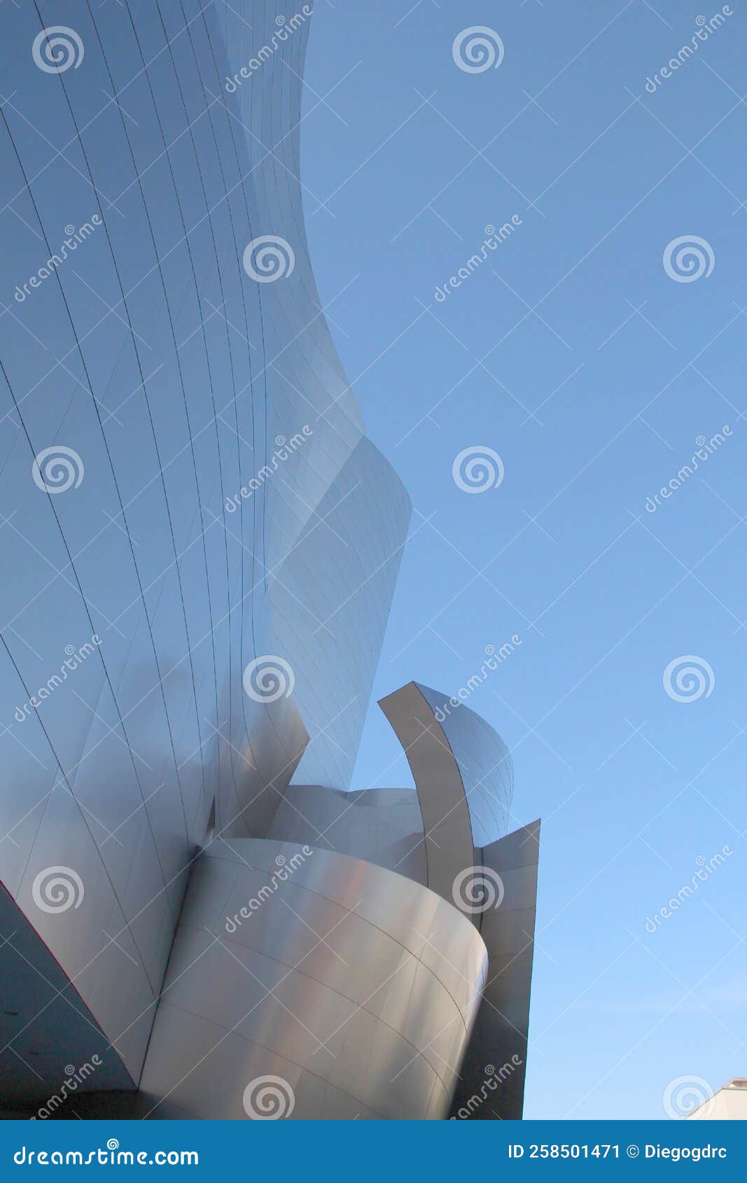 Complex Architecture, Reflective, Undulating Organic Forms Editorial ...