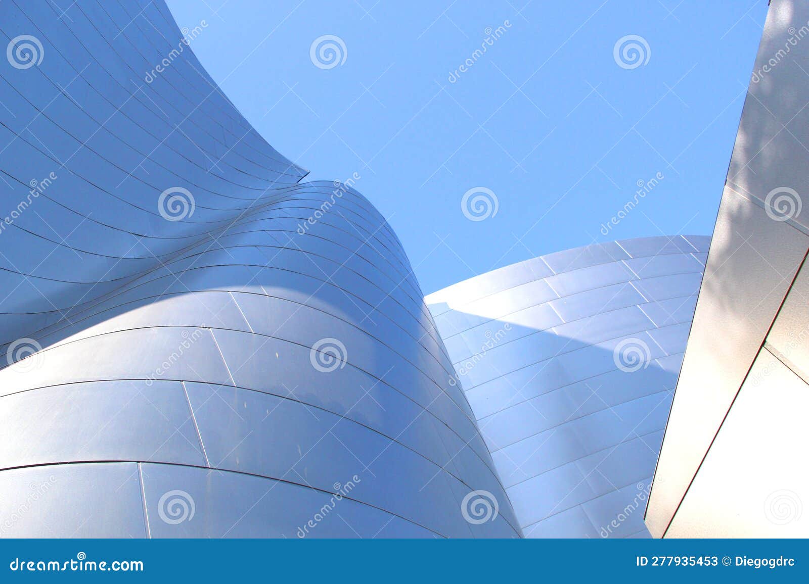 Complex Architecture, Reflective, Undulating Organic Forms Stock Image ...