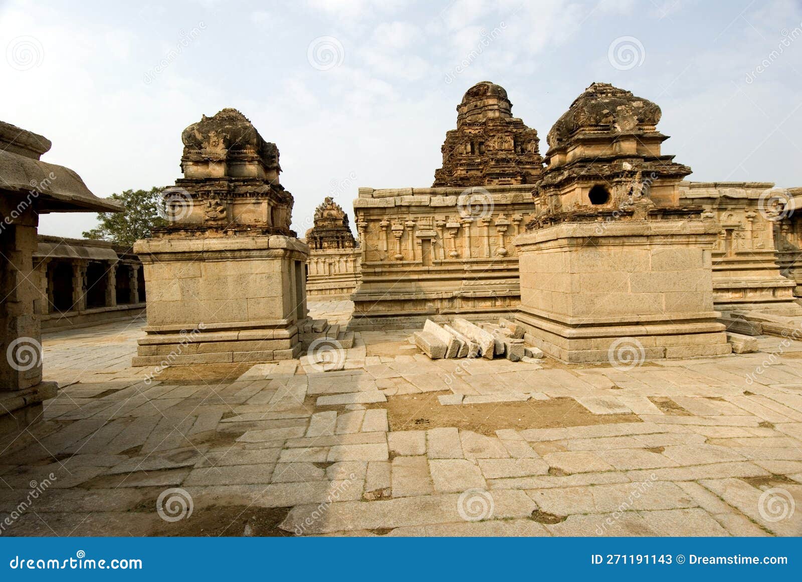 Complex of Sri Krishna Temple at Hampi Editorial Stock Photo - Image of ...