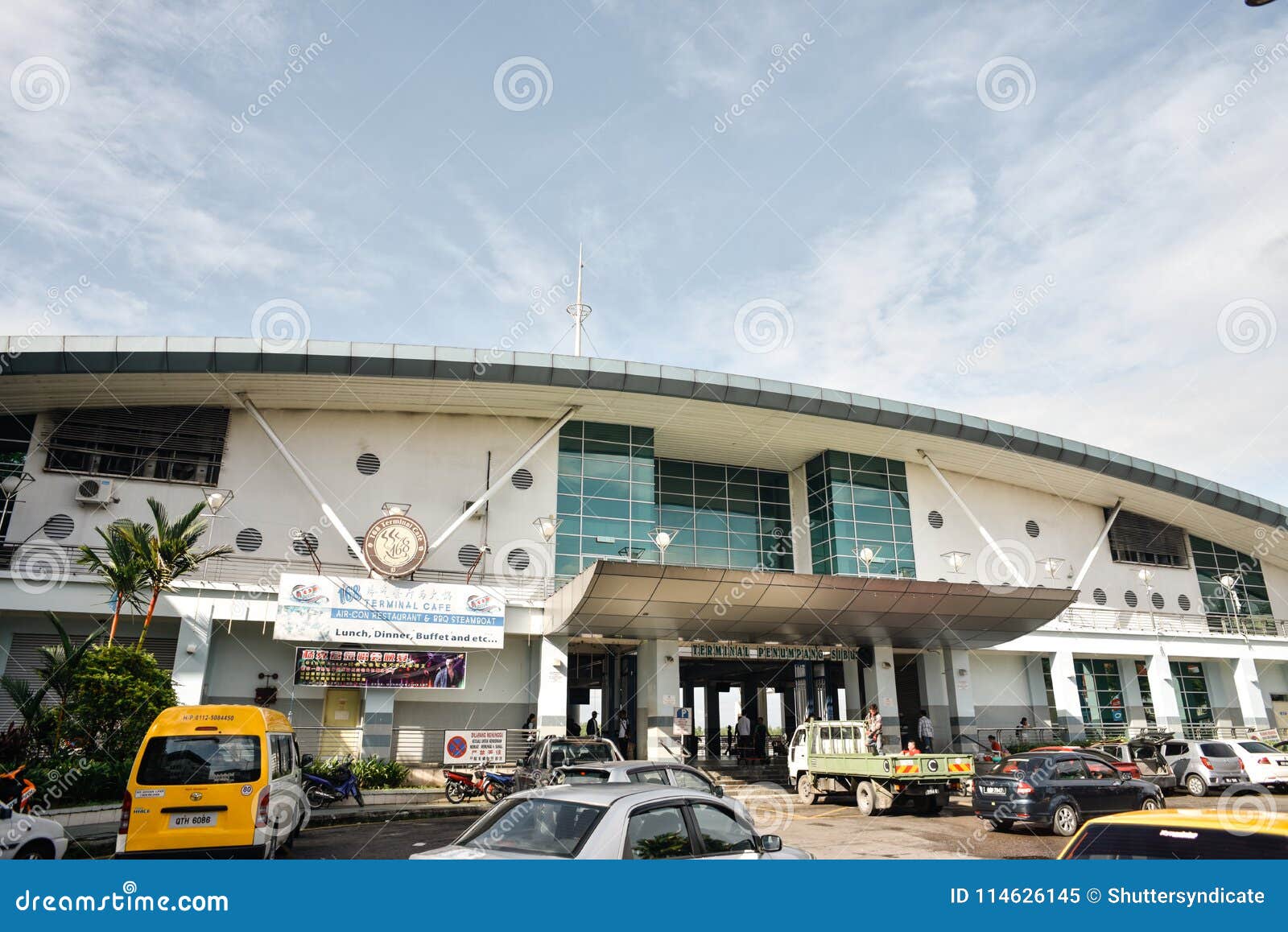 Complexe Du Terminal De Bateau De Passager Image éditorial - Image du ...