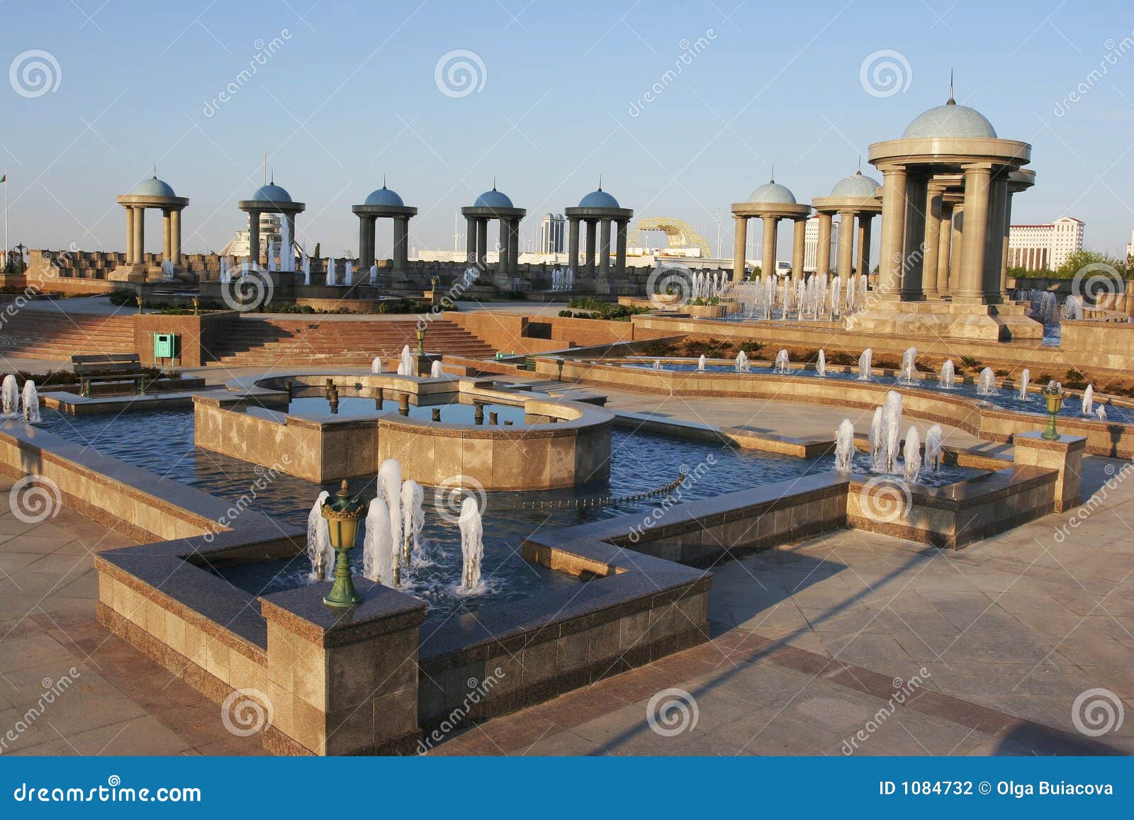 Complexe Et Pavillons De Fontaines Avec Des Dômes Photo stock - Image ...