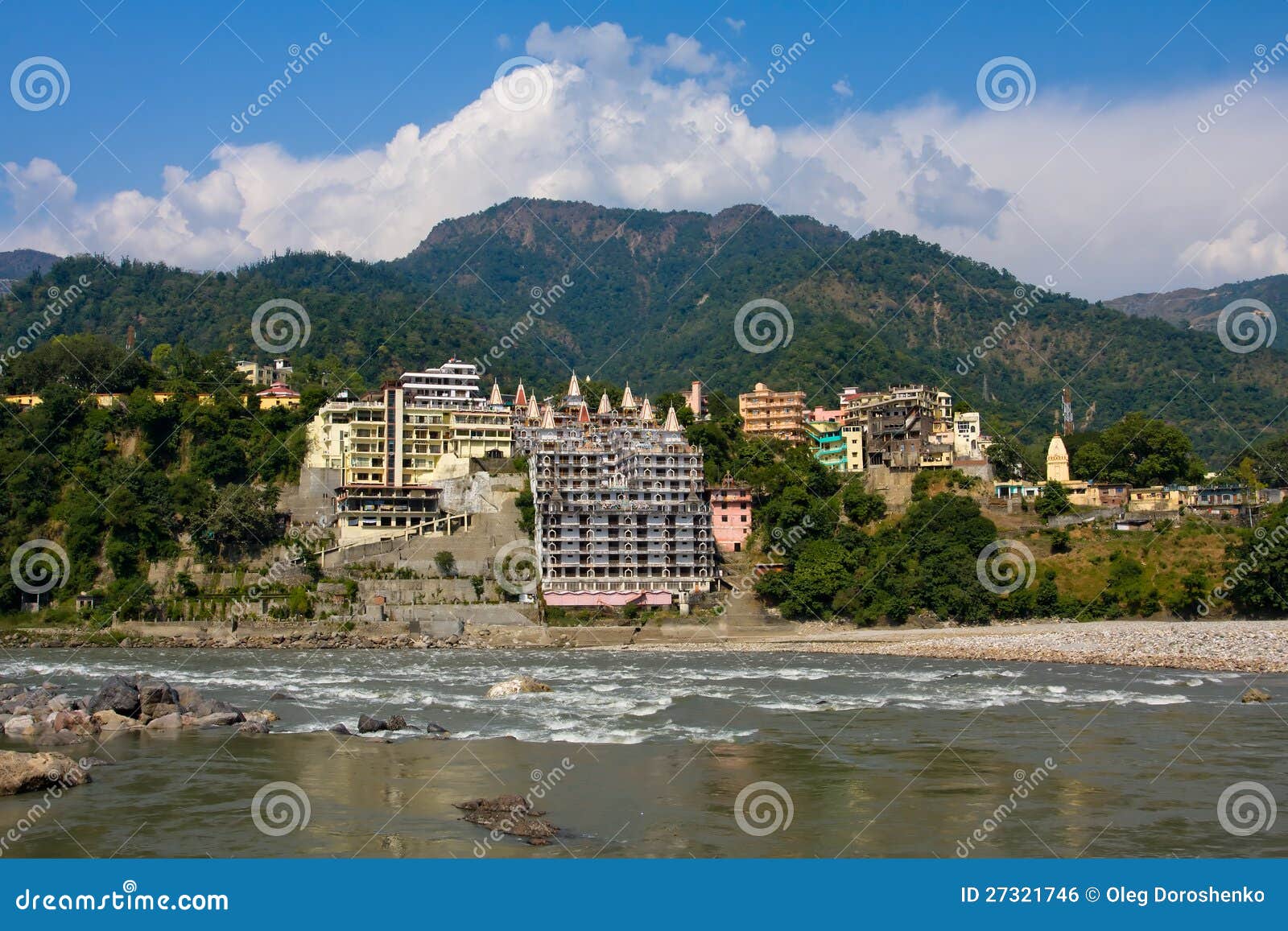 Complexo Da Ioga Em Rishikesh, Uttaranchal, India Foto de Stock ...