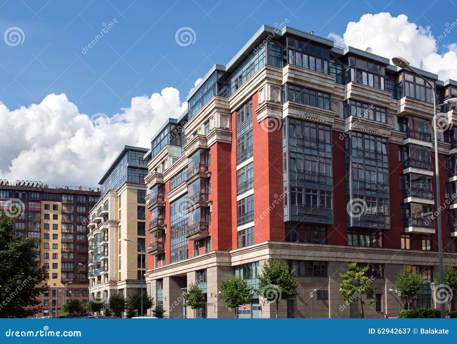 Complexo residencial fotografia editorial. Imagem de azul - 62942637