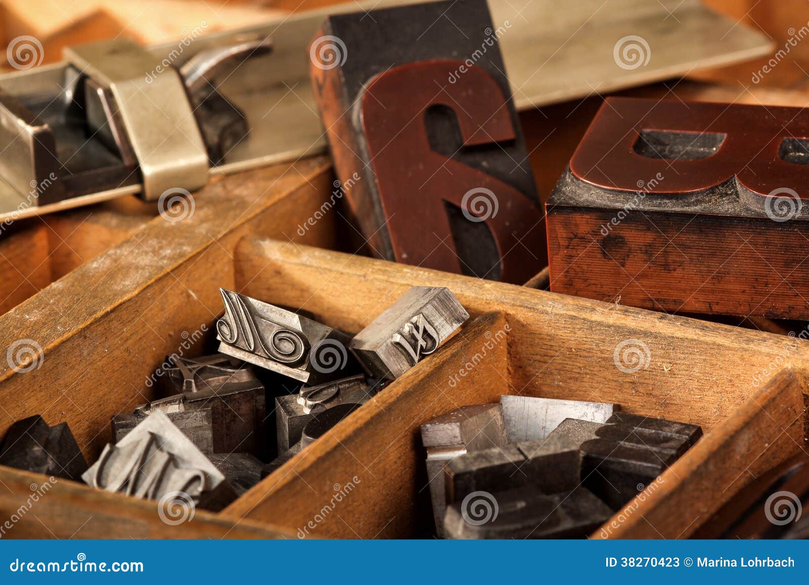 Componedor En Caso De Letra Imagen de archivo - Imagen de carta ...