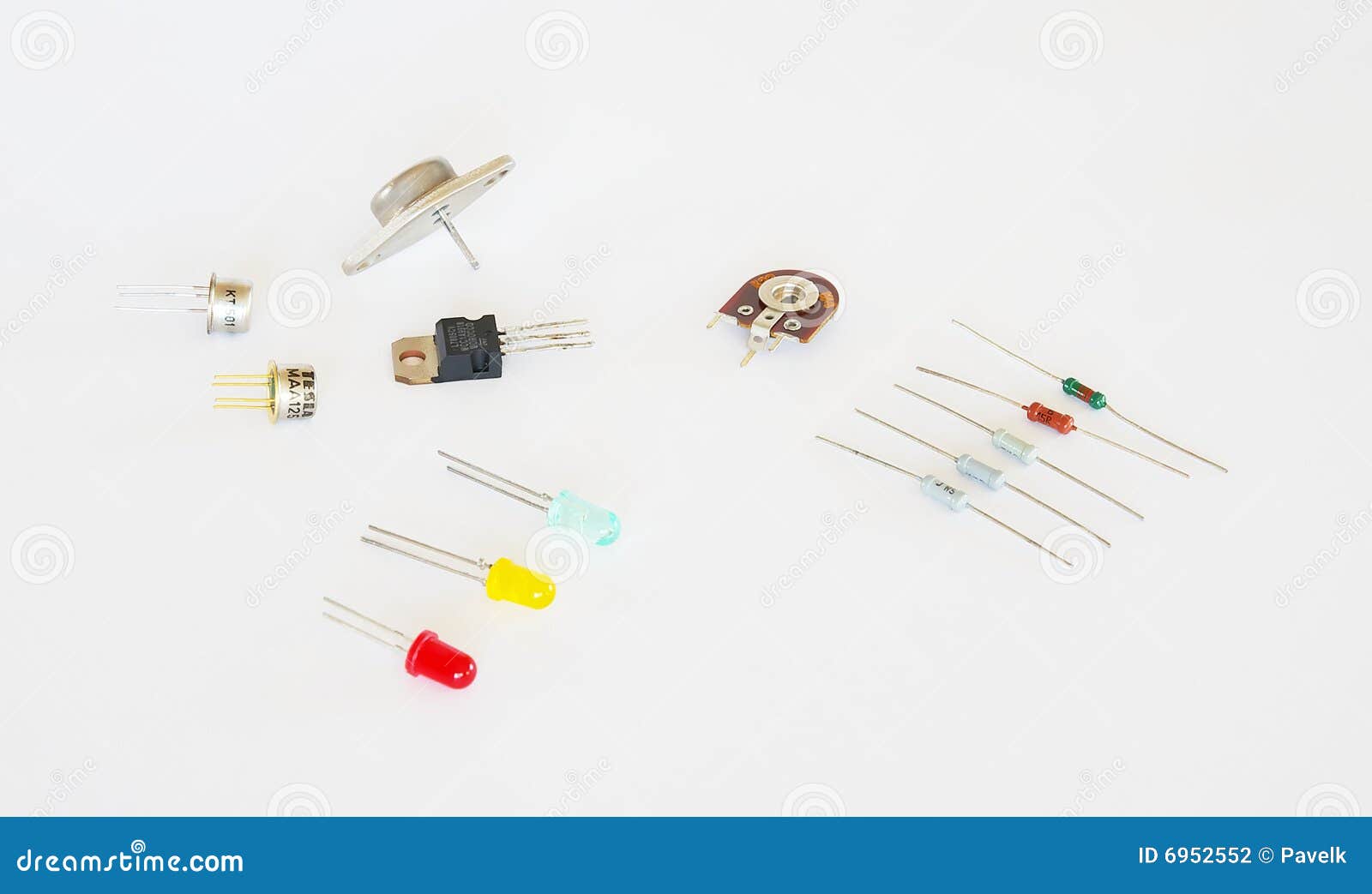 Componentes electrónicos foto de archivo. Imagen de primer - 6952552