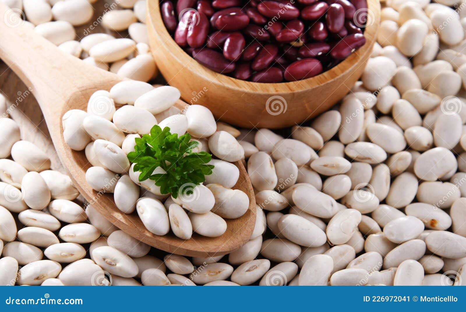 Composition Avec Haricots Secs Sur La Table Image stock - Image du ...