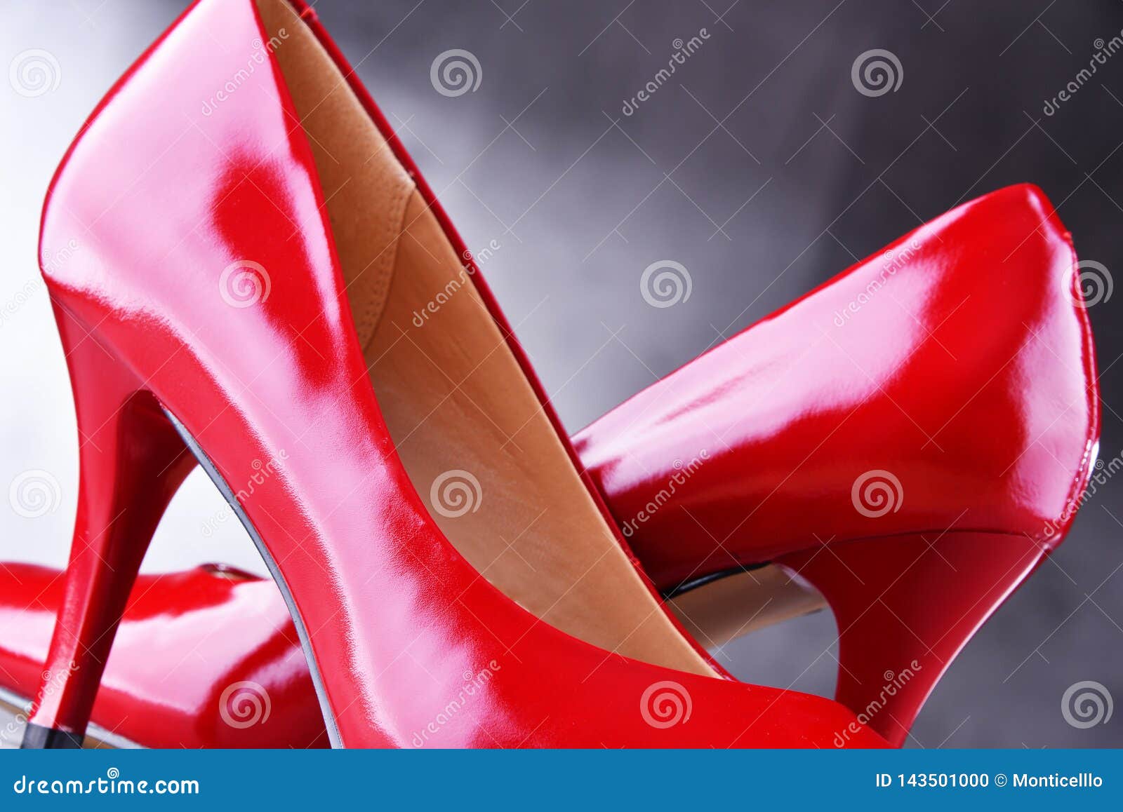 Composition Avec Une Paire De Chaussures Rouges De Talon Haut Photo ...