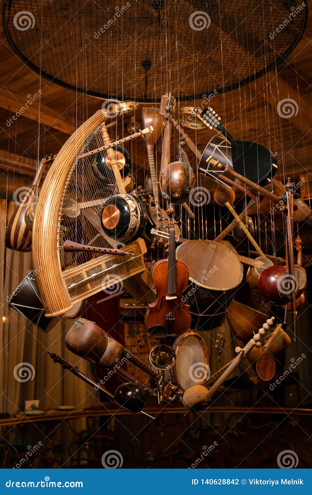 Composition De Divers Instruments De Musique Suspendus Dans Le Ciel ...