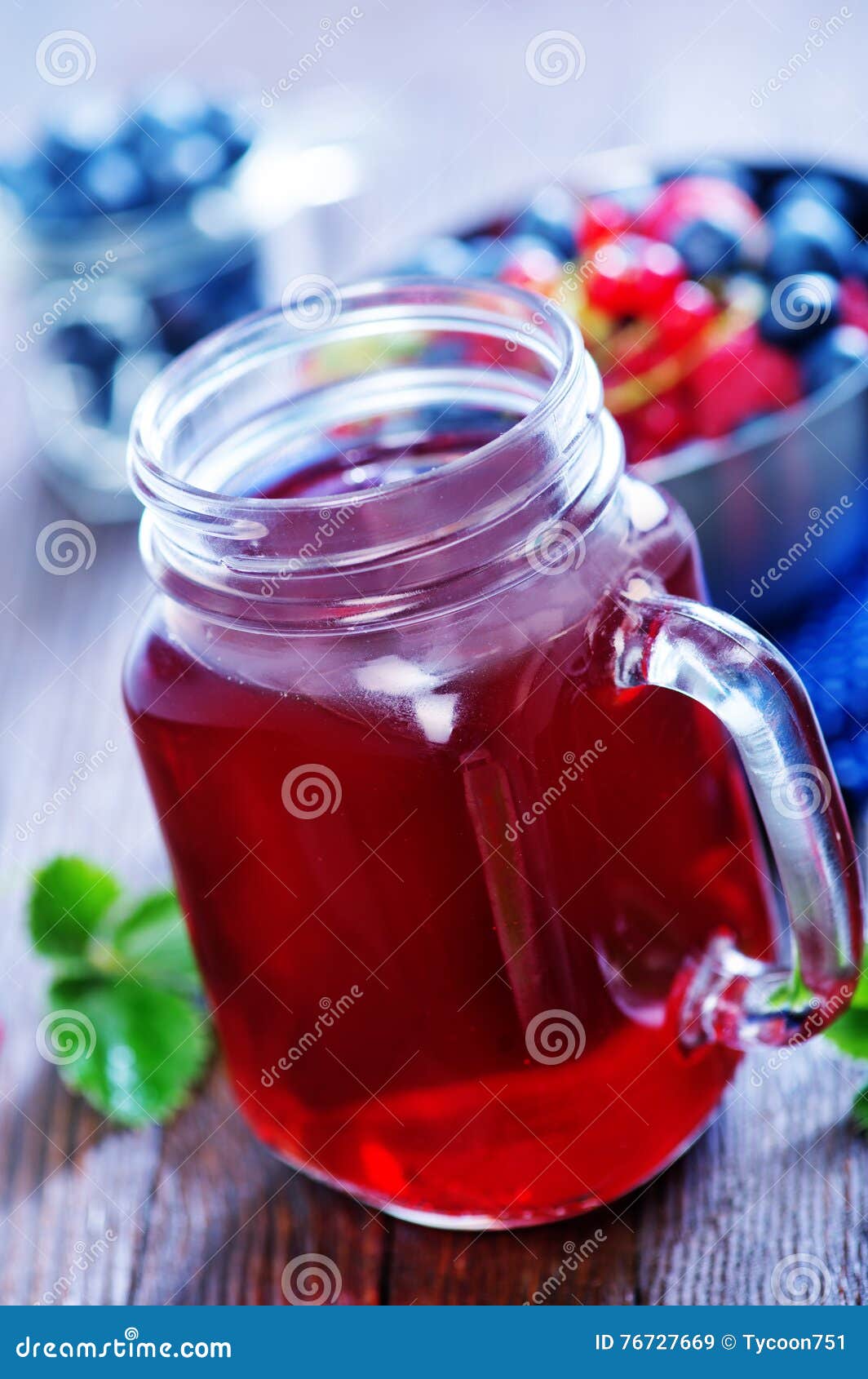 Compot стоковое изображение. изображение насчитывающей ягод - 76727669