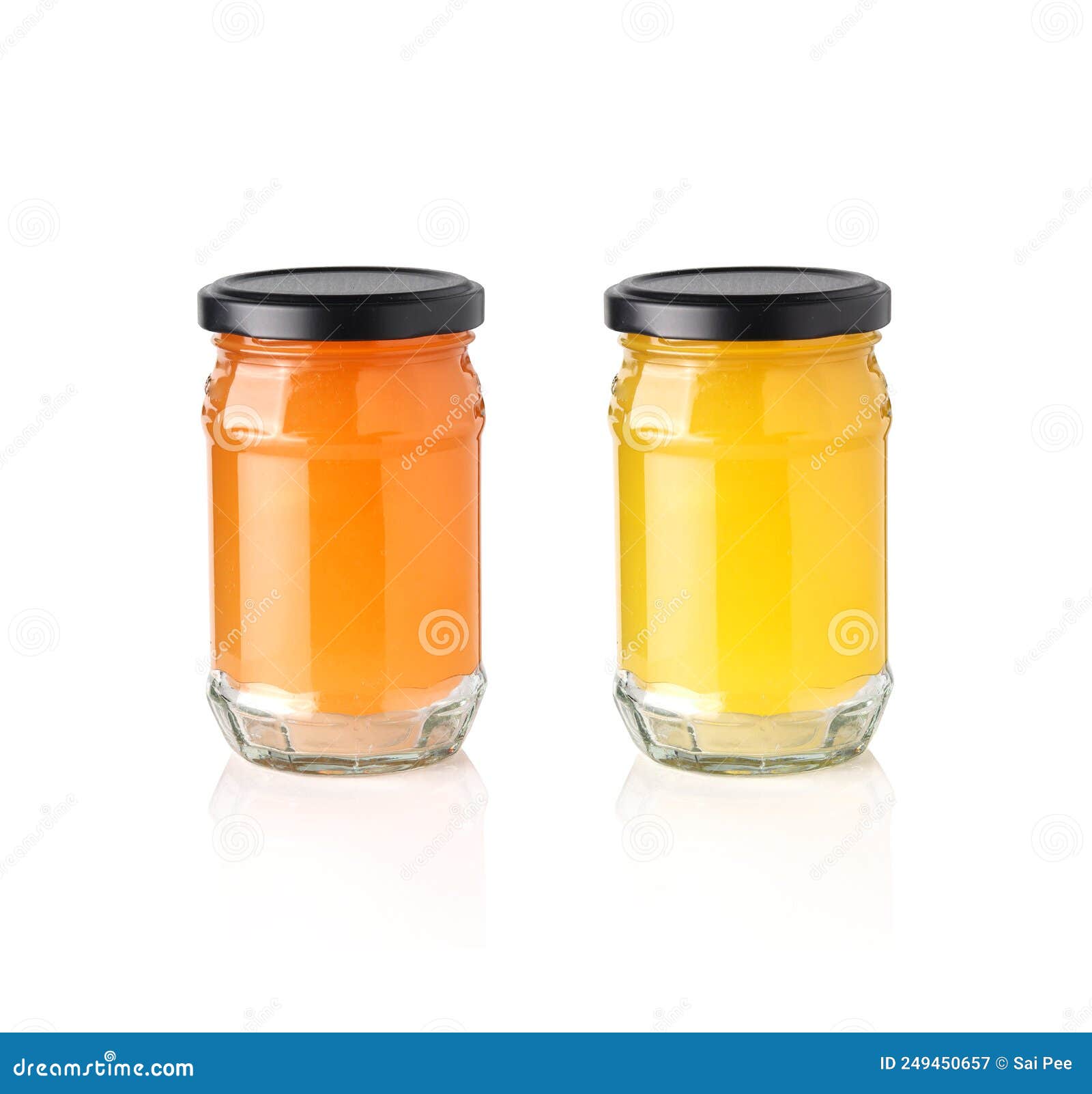 Compota De Abacaxi E Compota De Laranja Em Frasco Isolado Em Fundo ...