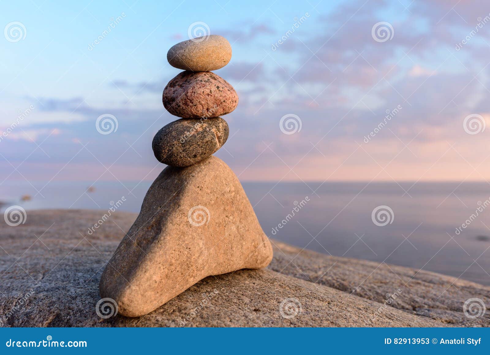 Pyramidal Balance Of Stones Stock Photo | CartoonDealer.com #86807718