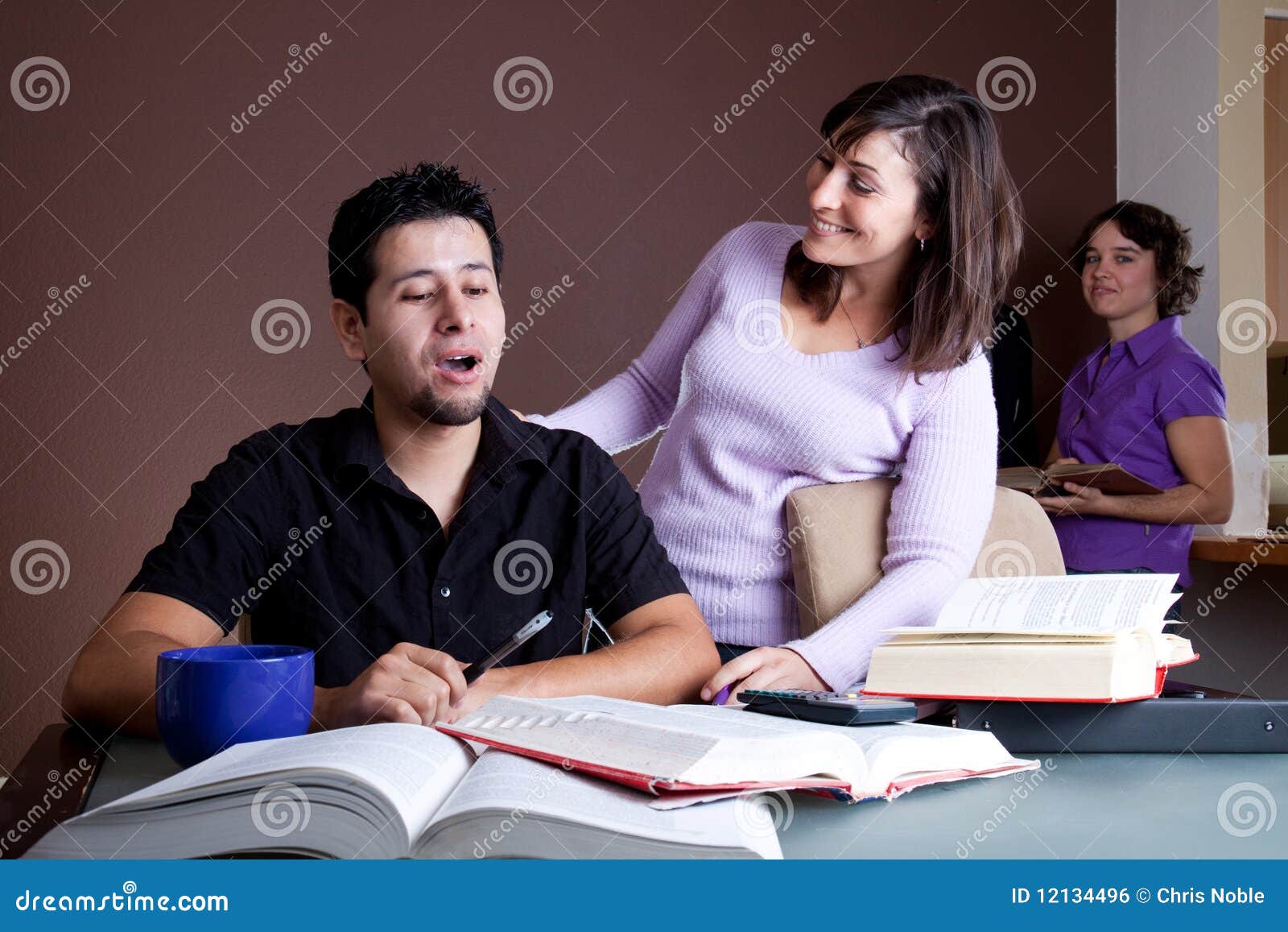 Comprensión De La Respuesta Foto de archivo - Imagen de libros, escuela ...