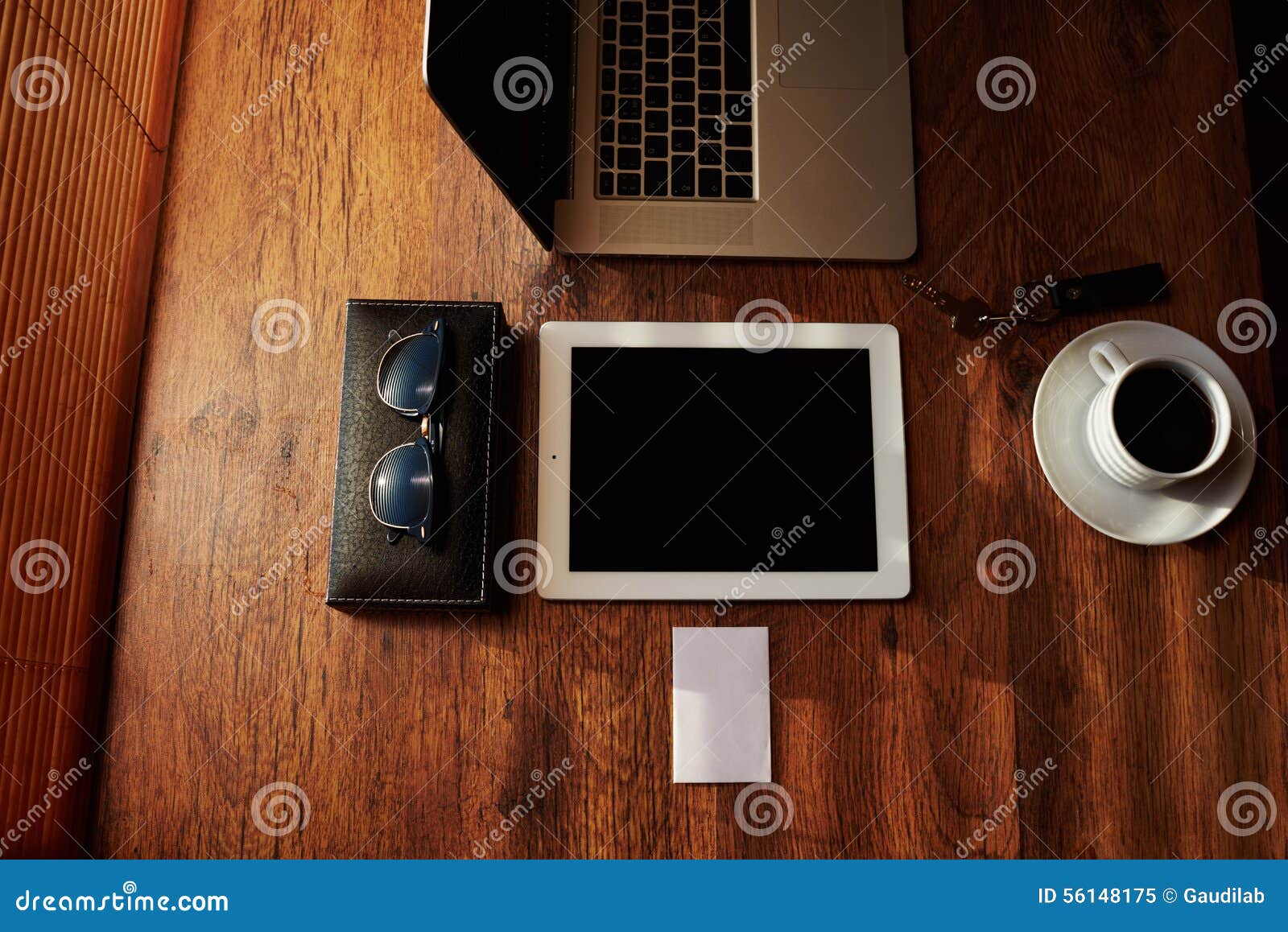 Compressa Di Digital E Computer Portatile, Desktop Del Posto Di Lavoro ...