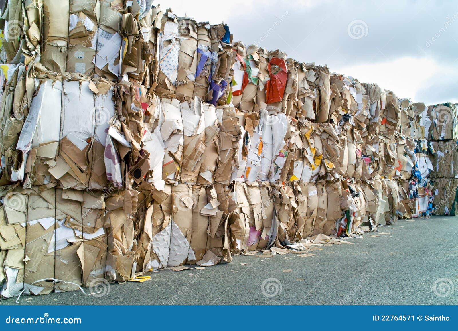 Compressed Paper and Cardboard Stock Image - Image of heap, consumption ...