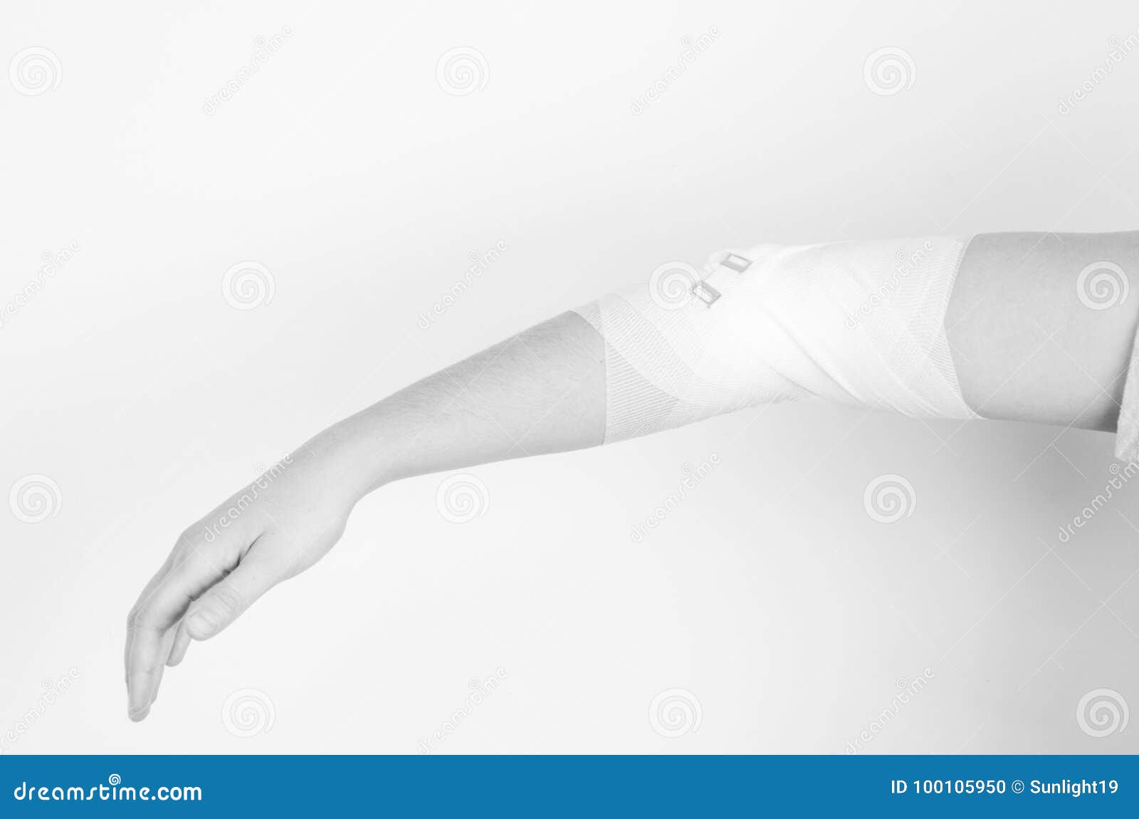 Compression Bandage To Inflammation, Application of Figure of Eight ...