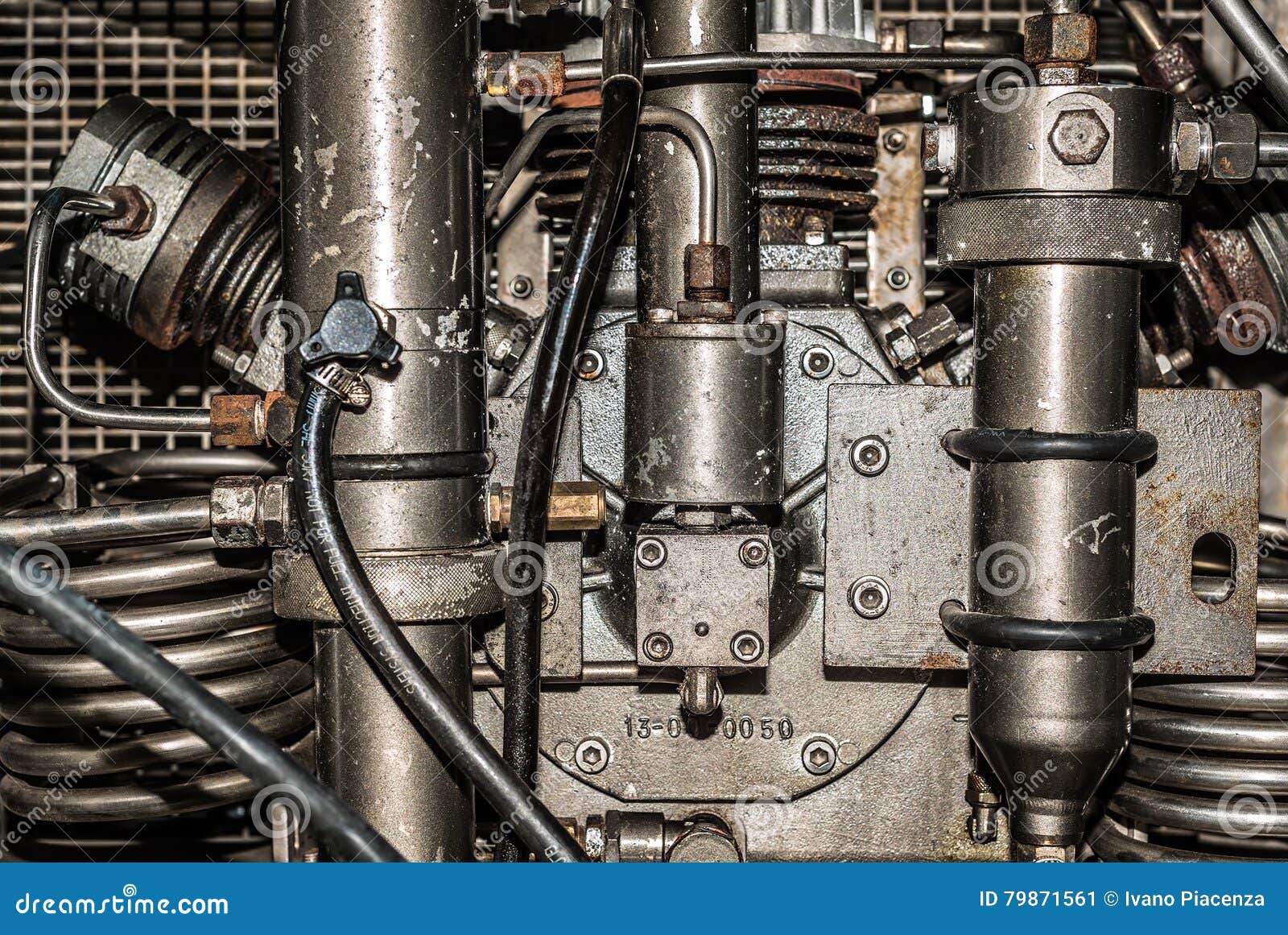 Compressore Ad Alta Pressione Immagine Stock - Immagine di bulloni ...